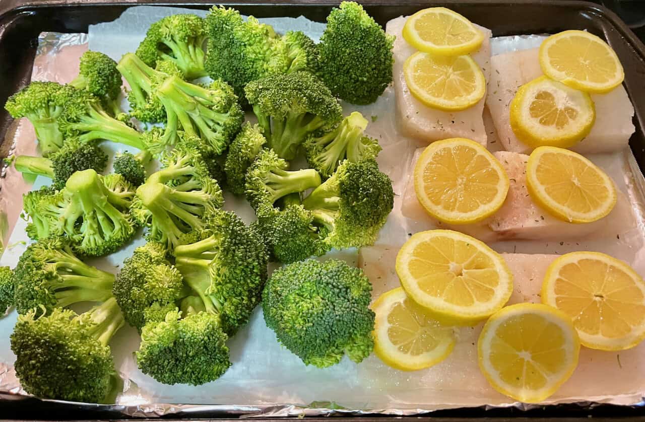 Sheet Pan Dinner: Roasted Lemon Cod and Broccoli (Gluten Free) - The ...